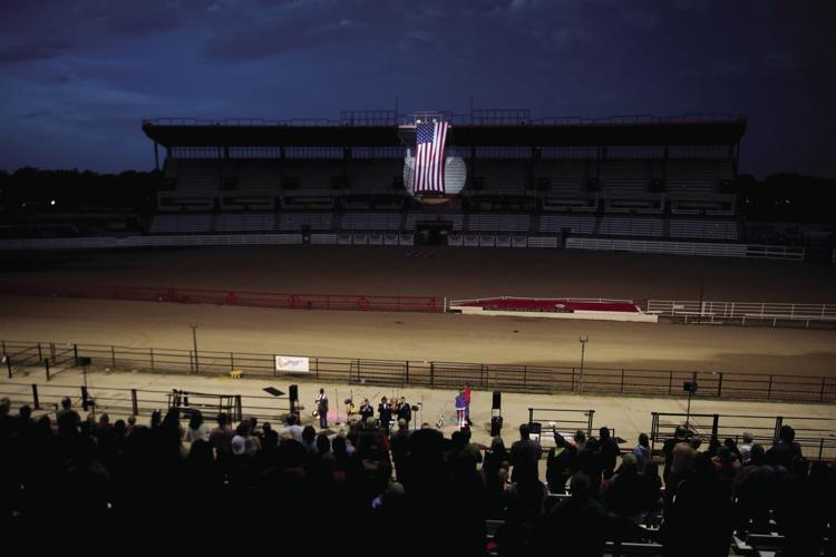 Fireworks show, after a brief rain delay, delights crowd | Gallery ...