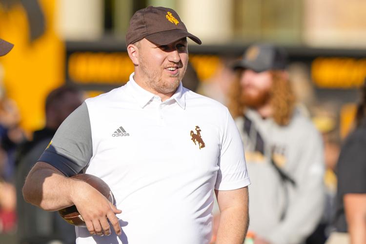 Aaron Bohl carrying on the family name on UW's coaching staff ...