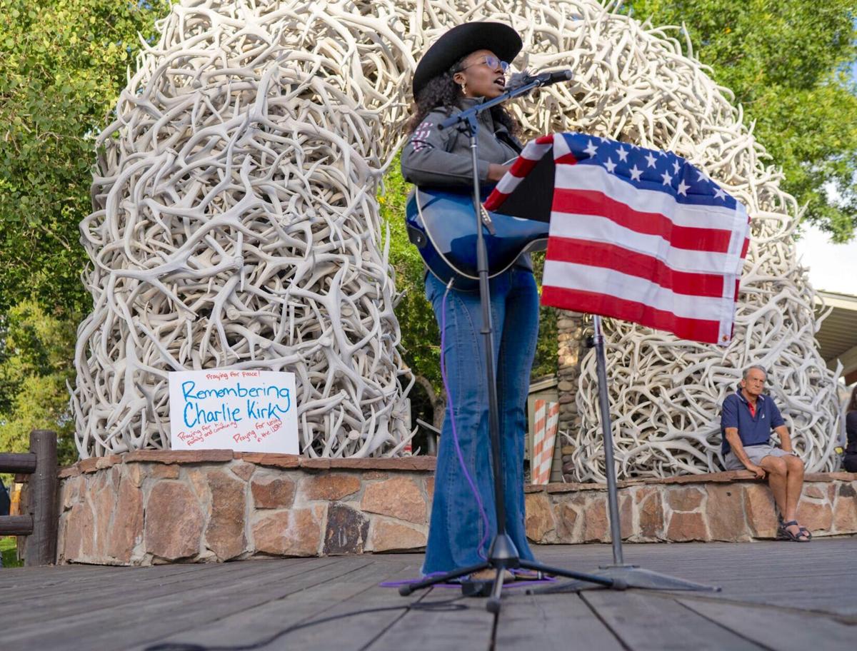 Jackson Hole community members, tourists gather to grieve after Charlie ...