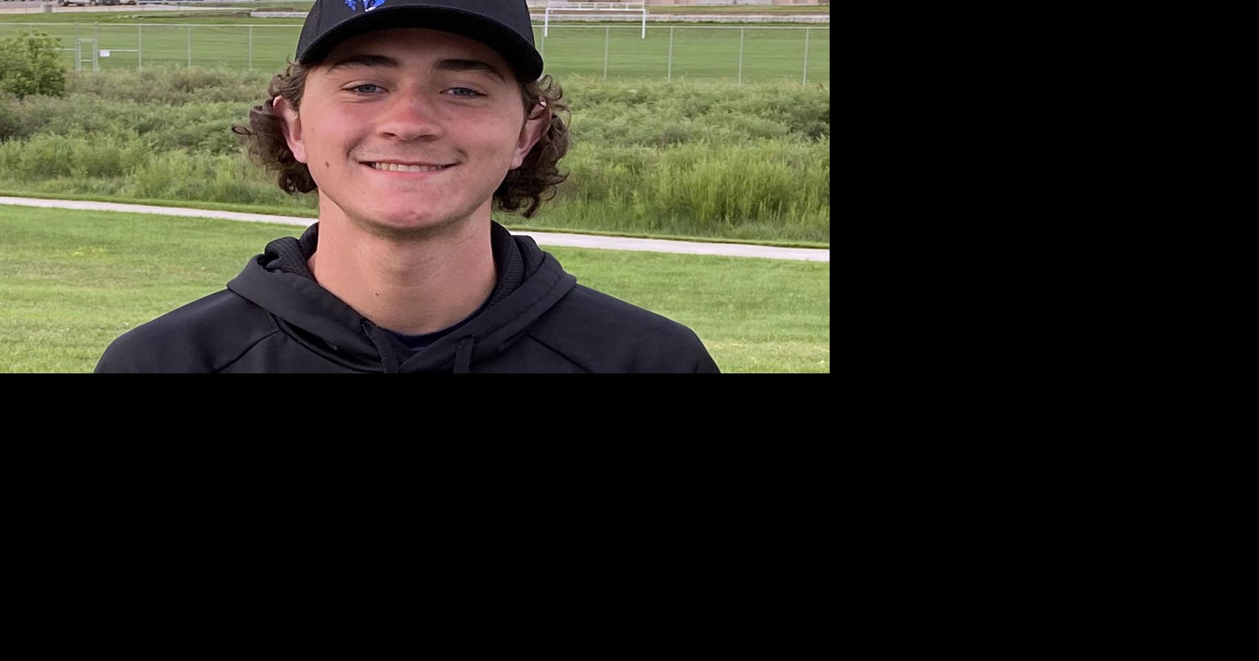 Central's Avery Ellison will play tennis at Wisconsin-Eau Claire ...