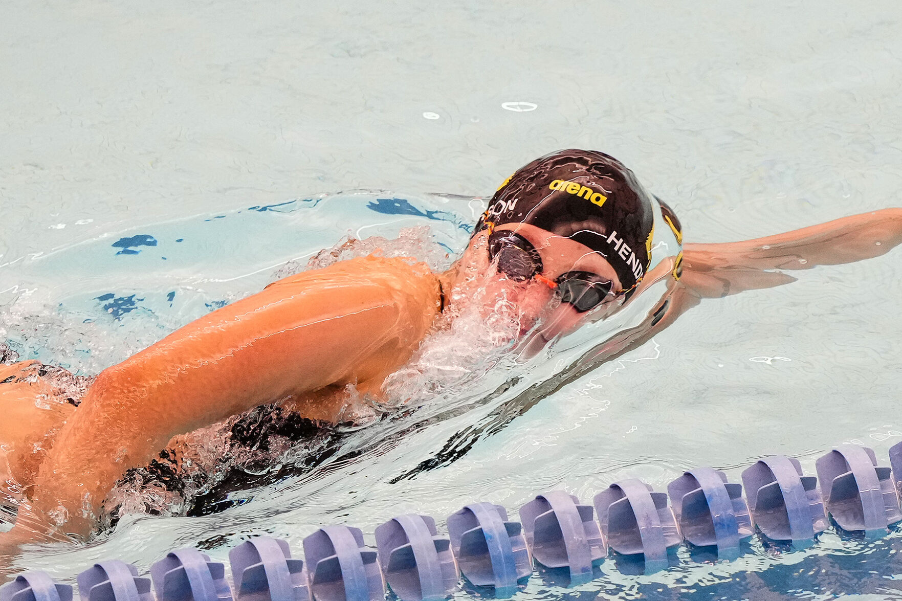 Individual success boosts UW swimming & diving at Air Force ...