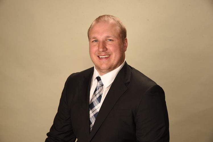 Aaron Bohl carrying on the family name on UW's coaching staff ...