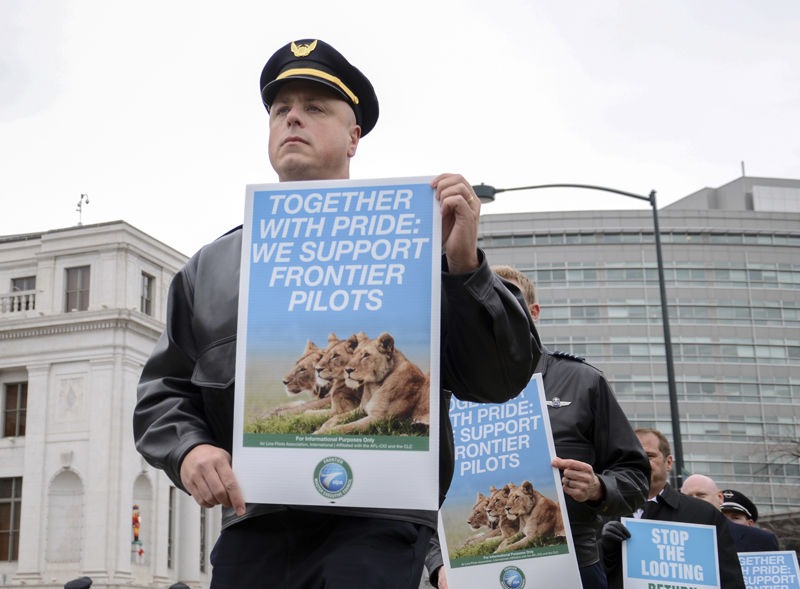 Frontier pilots demonstrate in Denver amid pay fight | From The Wire ...
