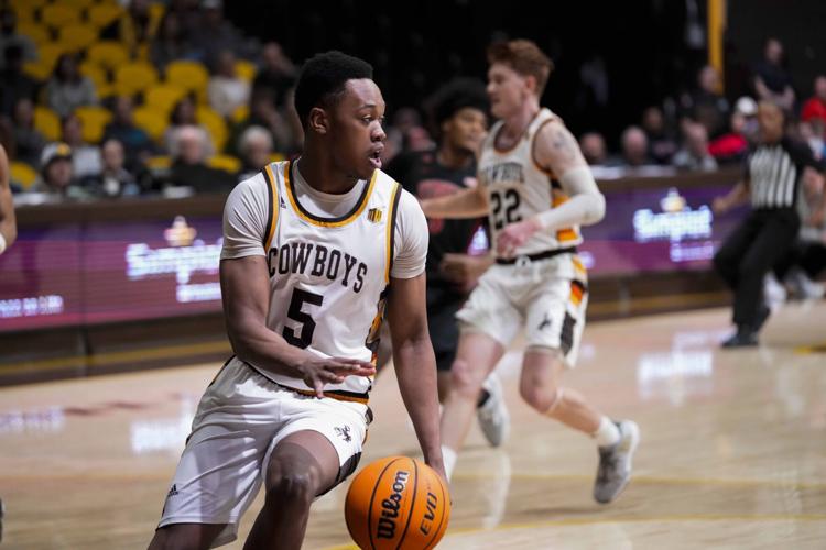 UW loses standout freshmen Manyawu, Combs to portal | University of ...