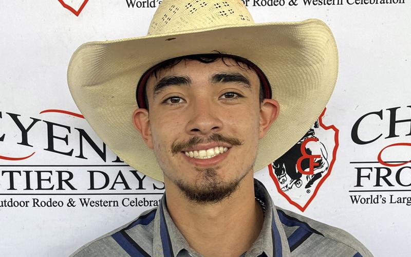 Bareback riders steal the show at CFD rodeo | | wyomingnews.com