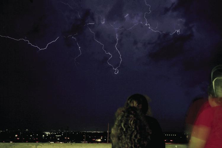Fireworks show, after a brief rain delay, delights crowd | Gallery ...