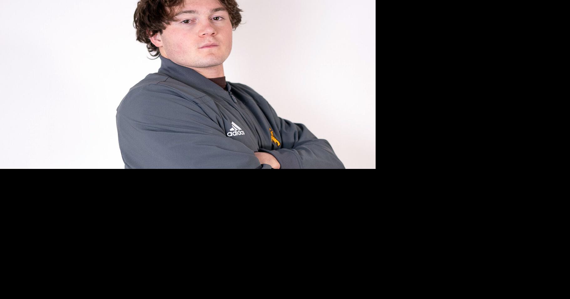 UW's Collin Davis sets USA Deaf Swimming record in 200-yard individual ...