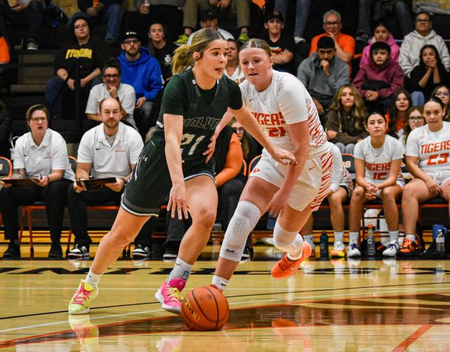 Wolves girls smoke Tigers 56-14 in Rock Springs | Rocket Miner ...