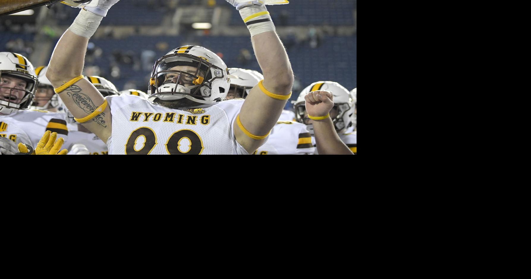 Crall, Cryder sign as undrafted free agents | University of Wyoming ...