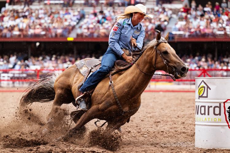 Wacey Schalla posts highest score in bull riding to advance to finals ...