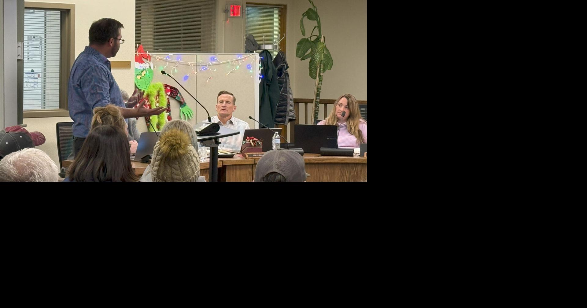 Emotions run high as ACSD1 votes to close UW Lab School | News ...