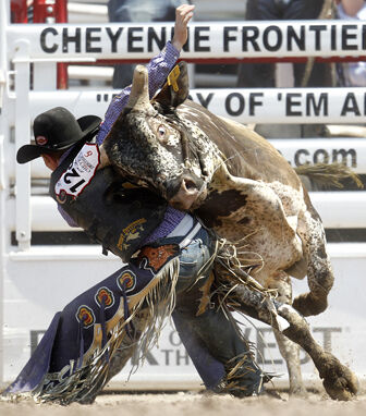 Bull rider Beck benefits from luck of the draw | Rodeo | wyomingnews.com