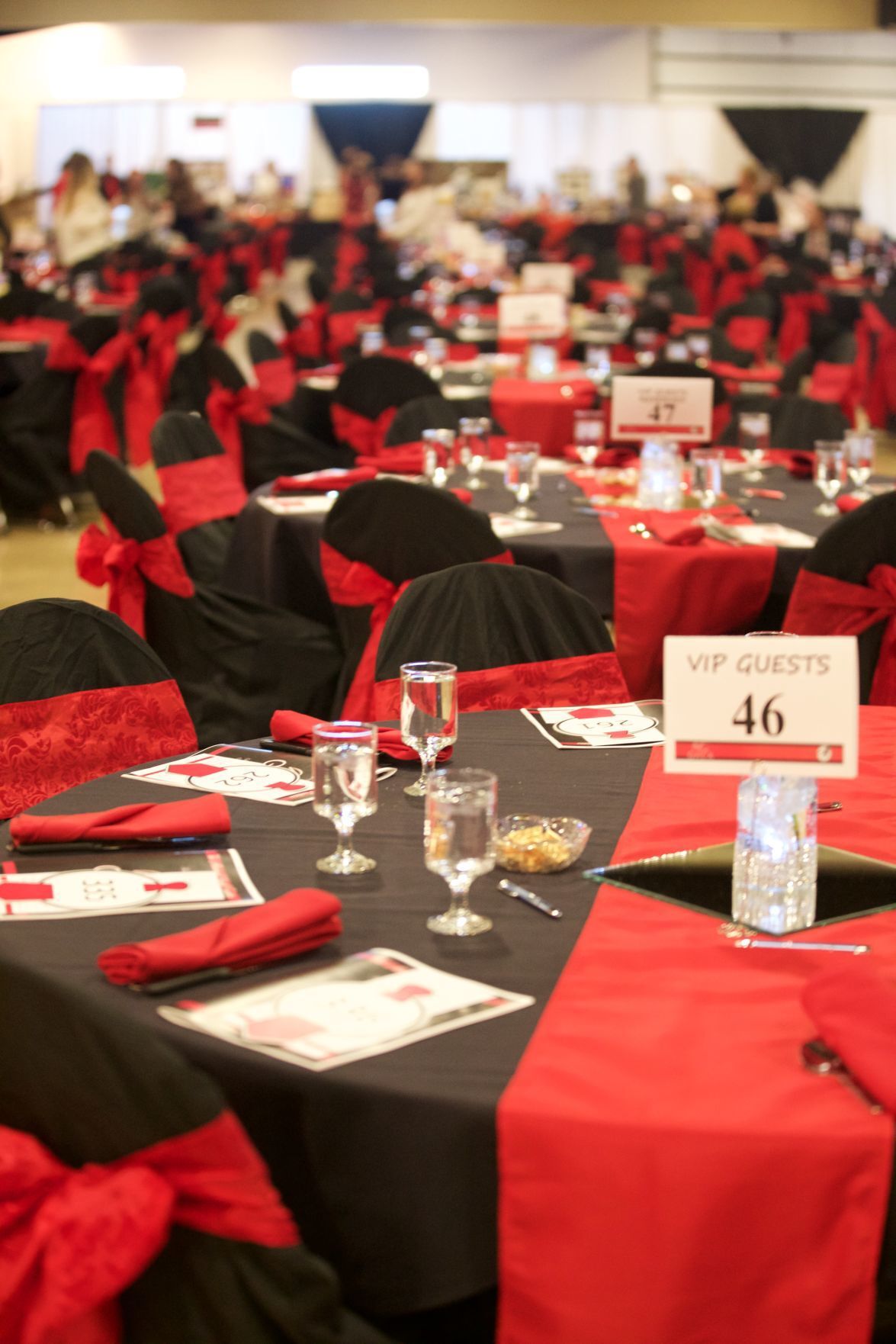 A very Red Tie Gala | Local | wyomingnews.com