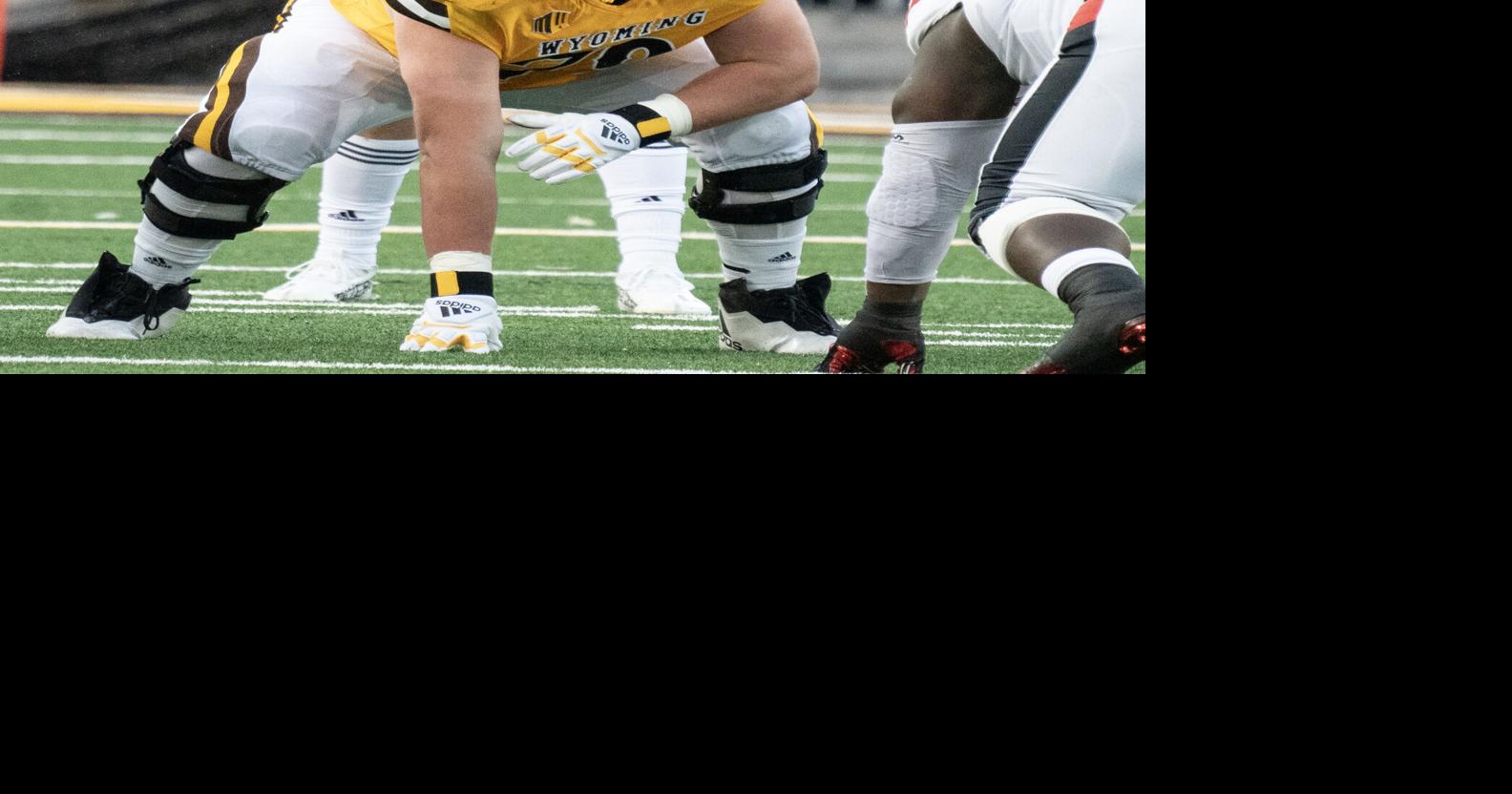 Jack Walsh blossoming into a leader on UW's O-line | University of ...