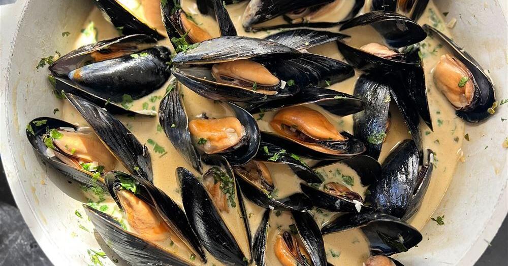 Gretchen's table: Sriracha mussels and Guinness chocolate cake in ...