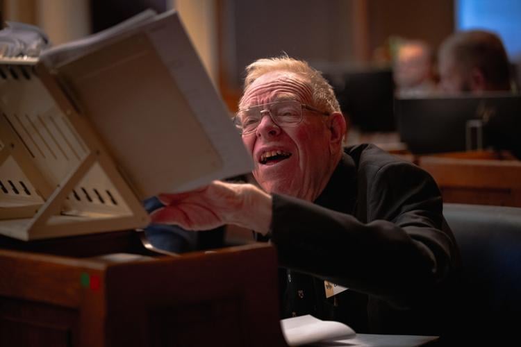 Bill to ‘fix reading failures’ in Wyoming advances despite educators ...