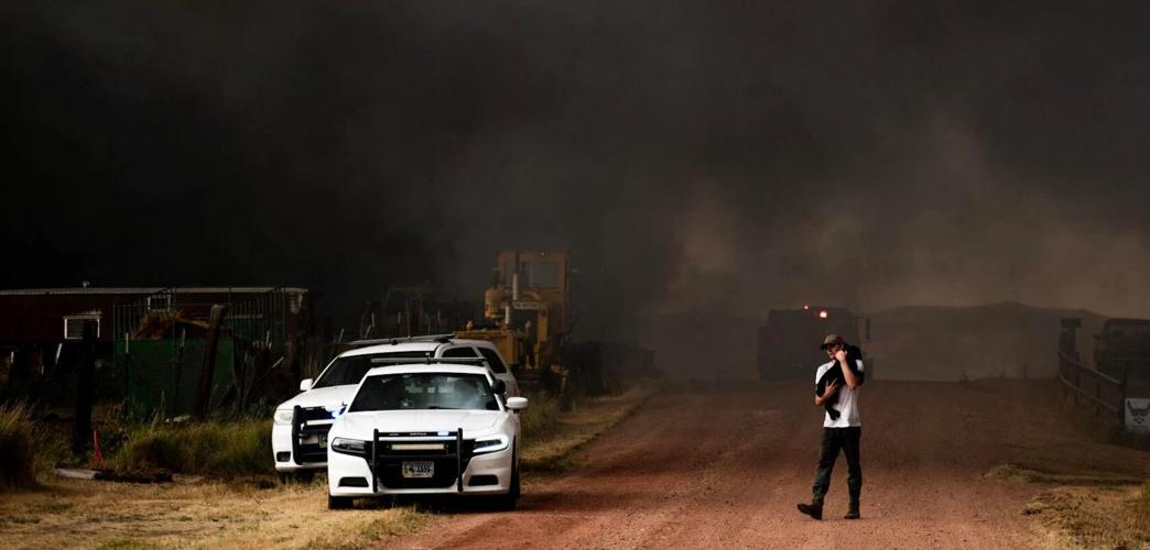 Grass fire claims multiple homes, neighbors help each other evacuate ...