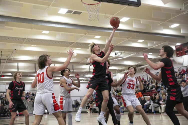Cheyenne Central v Rock Springs boys basketball | Gallery | wyomingnews.com