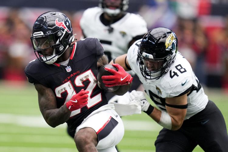 Pokes in the Pros: Chad Muma notches 8 tackles in start for Jaguars ...