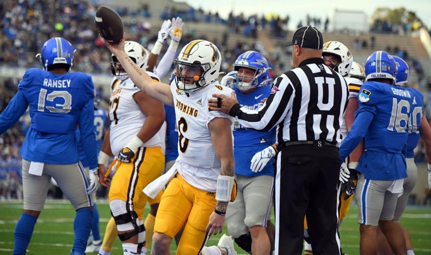 UW quarterback Andrew Peasley embraces fatherhood in final season ...