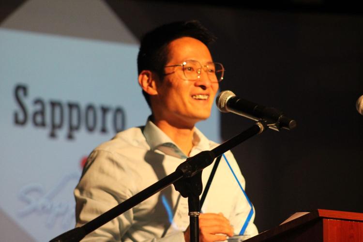 Thanksgiving Take-Out: Restaurateur shows compassion to community ...