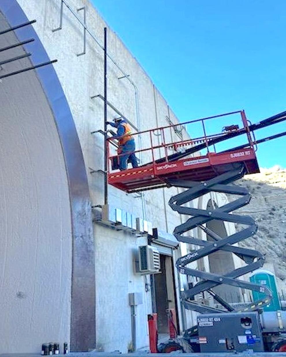 Crews work to open westbound tunnel ahead of Flaming Gorge Days ...