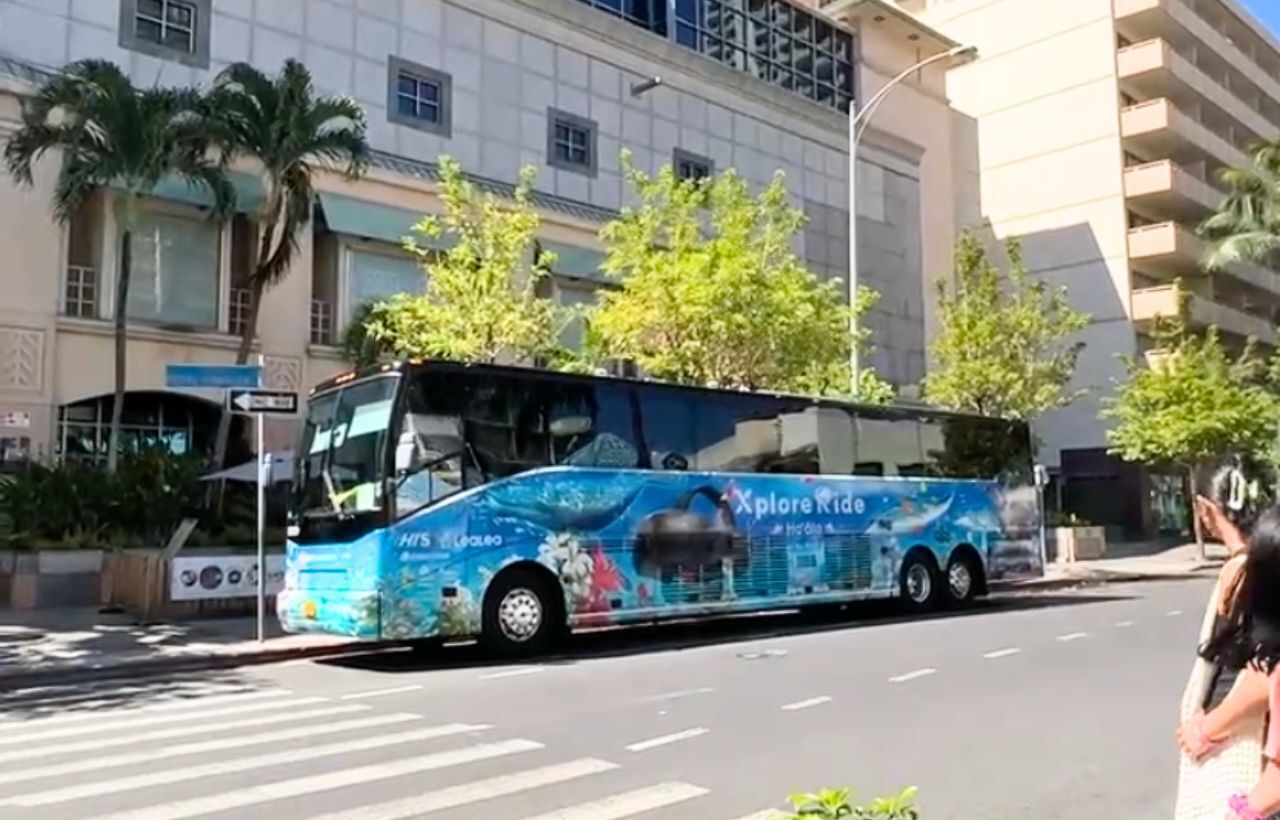 In Crowded Waikiki a New Bus Tour Uses XR to Reimagine Sightseeing ...