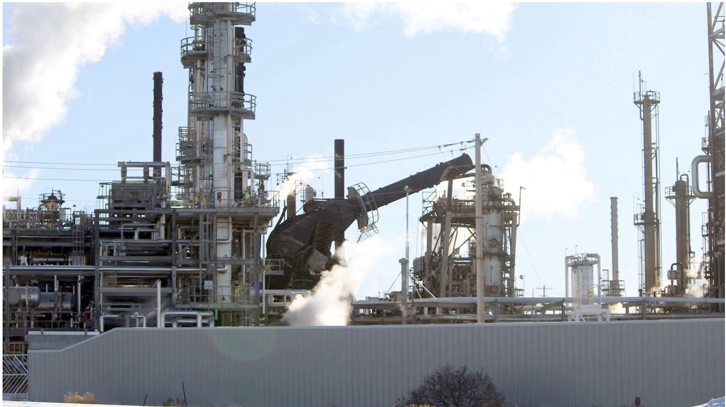 Cause of refinery explosion near Newcastle under investigation | Local ...