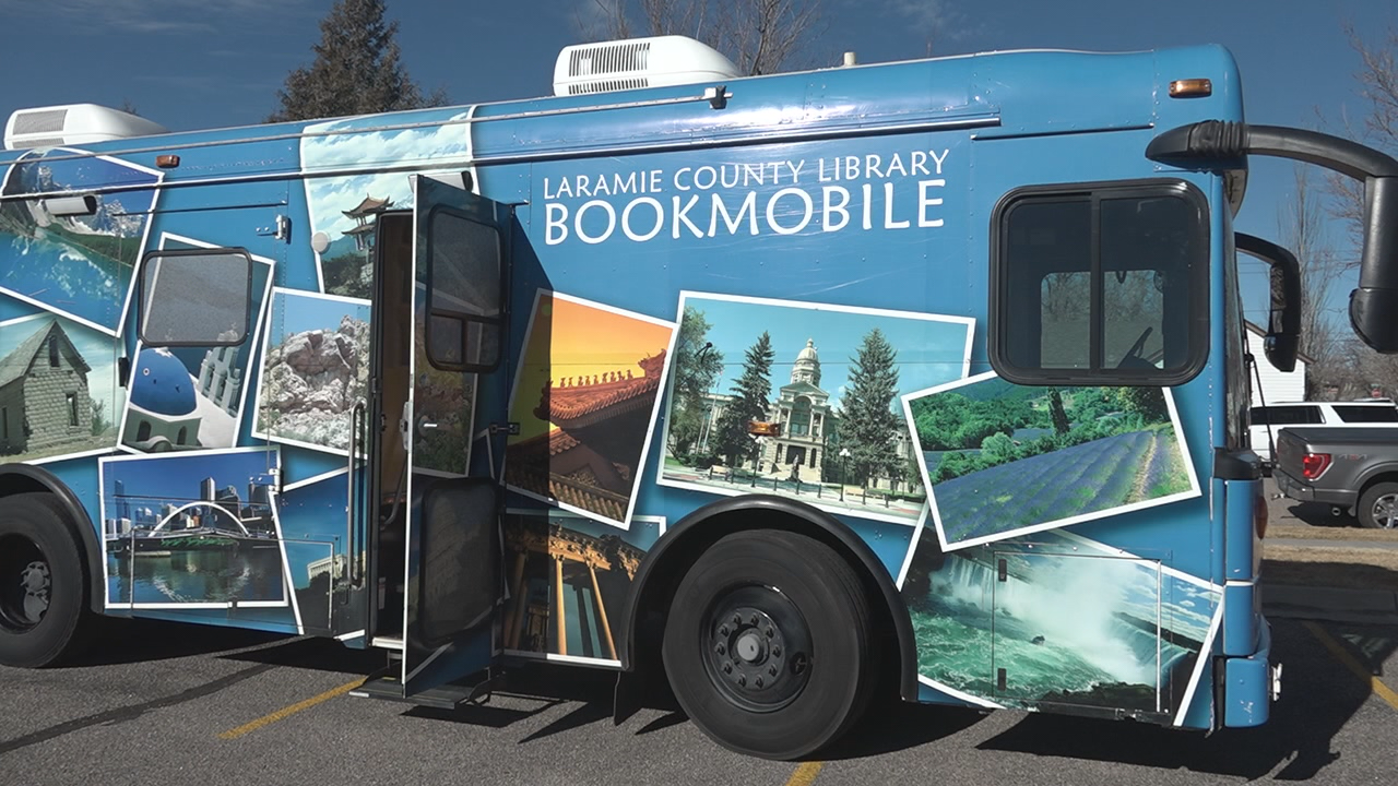 25 years behind the 'bookmobile' wheel | News | wyomingnewsnow.tv