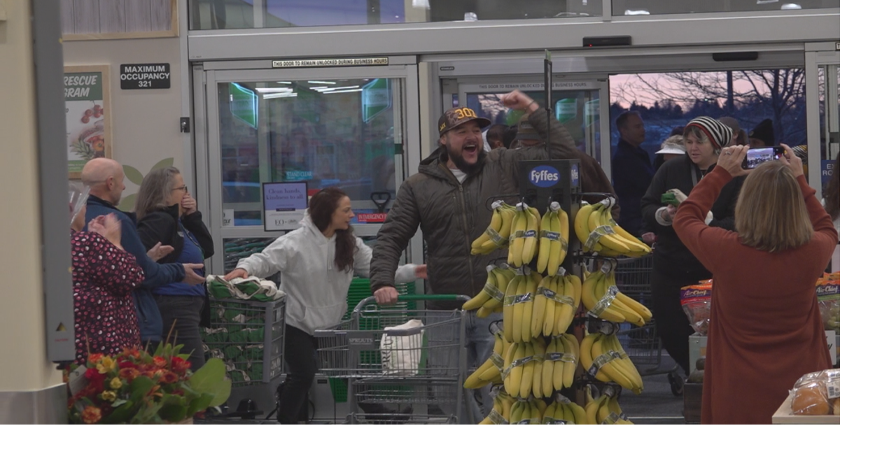 Sprouts Farmers Market celebrates opening with ribbon cutting ceremony ...