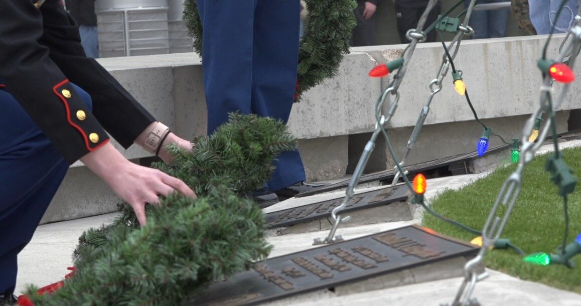 Kelly Walsh High School students honor veterans during annual wreath ...