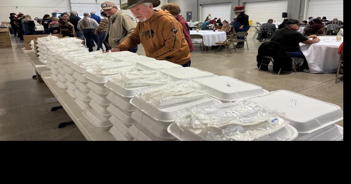 Free Community Thanksgiving Meal served over 550 diners Thursday ...