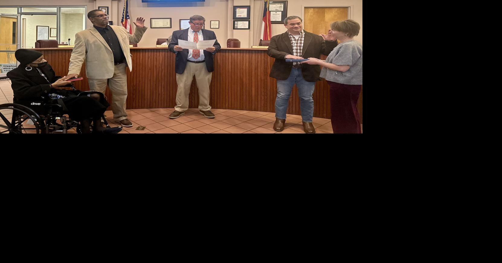 Elkin installs new mayor | News | yadkinripple.com