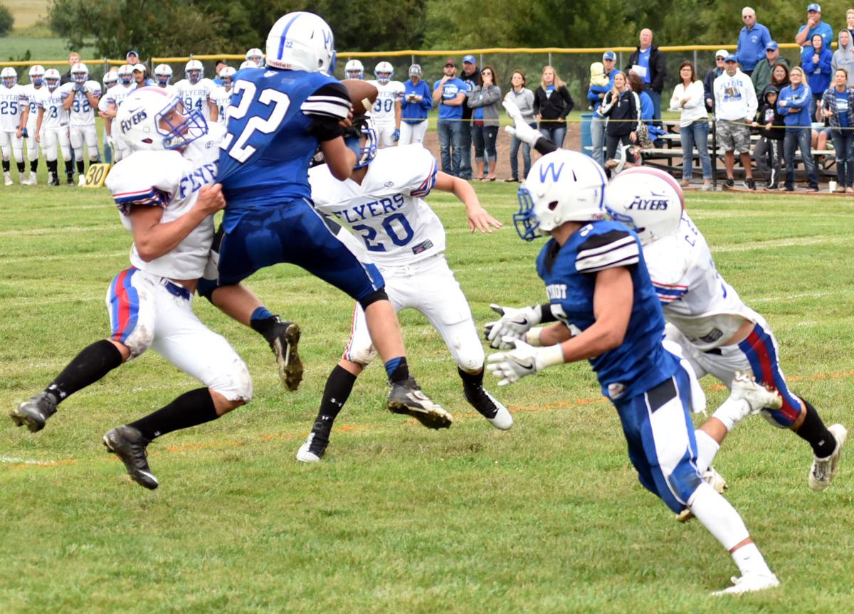 Football: Flyers Power Past Wynot | Sports | yankton.net