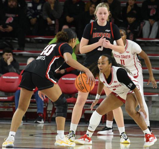 Seniors Shine As Coyotes Crush Denver | Sports | yankton.net