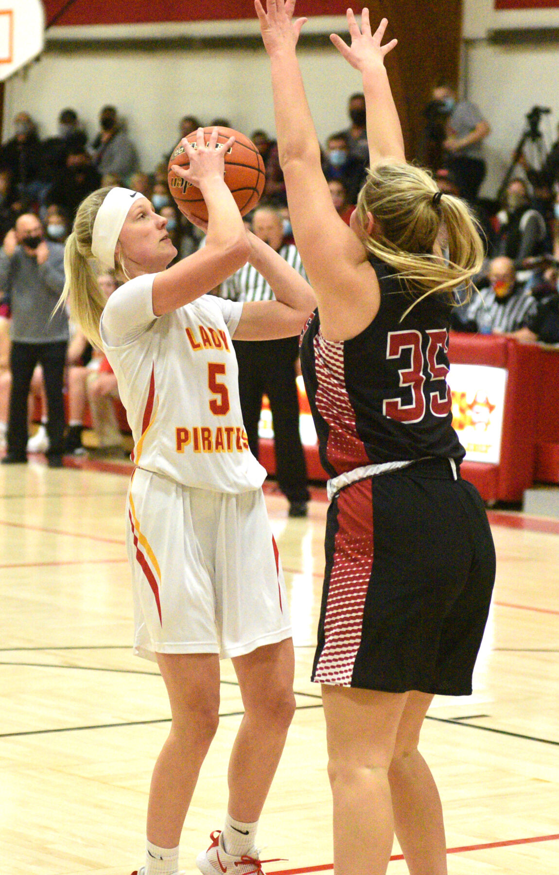 No. 1 Jaguars Surge Past Avon | Sports | yankton.net