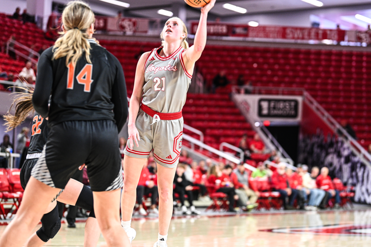 Larkins’ Double-Double Powers Coyotes Past Bengals | Sports | yankton.net
