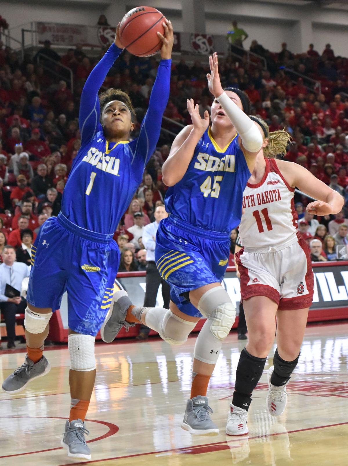 Coyotes Rally Past Rival Jacks For Undefeated Run In League Play ...