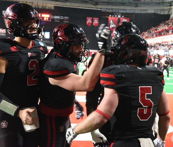 Bozeman Bound: USD Advance To FCS Semifinals With 35-21 Win Over Aggies ...