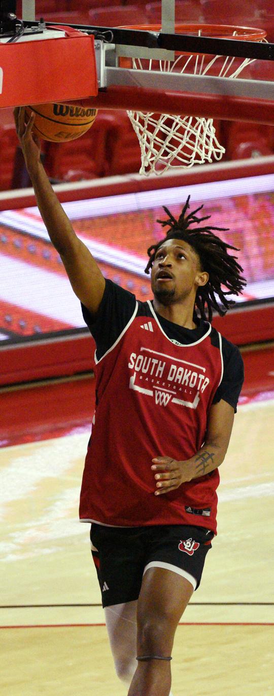 MBB: Coyotes’ Stewart Fitting Into New Role | Sports | yankton.net