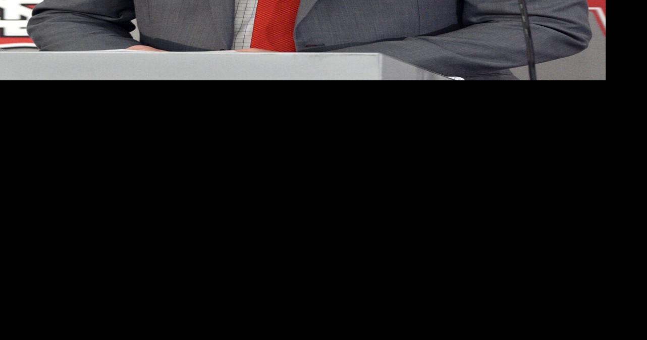 USD Men’s Coach Peterson Injured In Fall | Sports | yankton.net