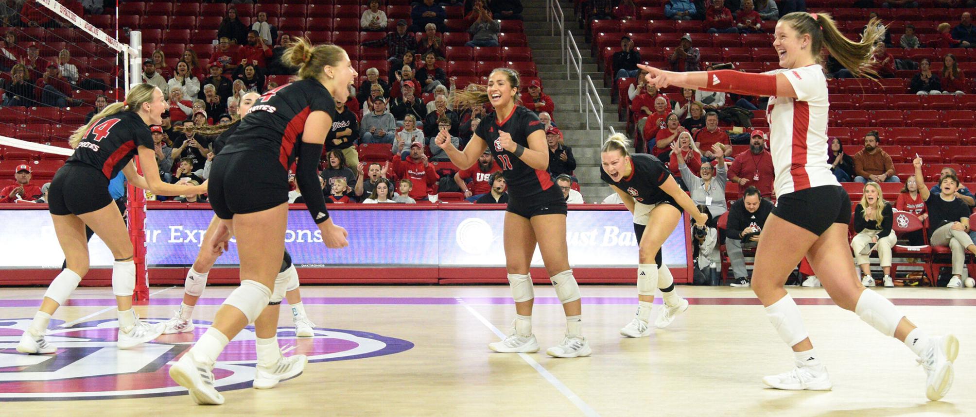 Volleyball: USD Looks To Earn Another NCAA Tourney Bid | Sports ...