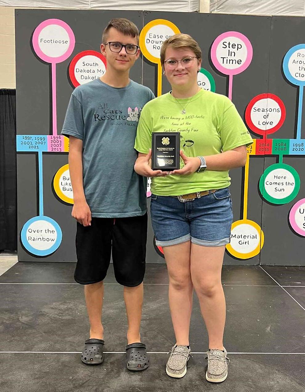 Yankton County 4-H Members Receive SDSU Extension Hands To Larger Service Award | Community ...