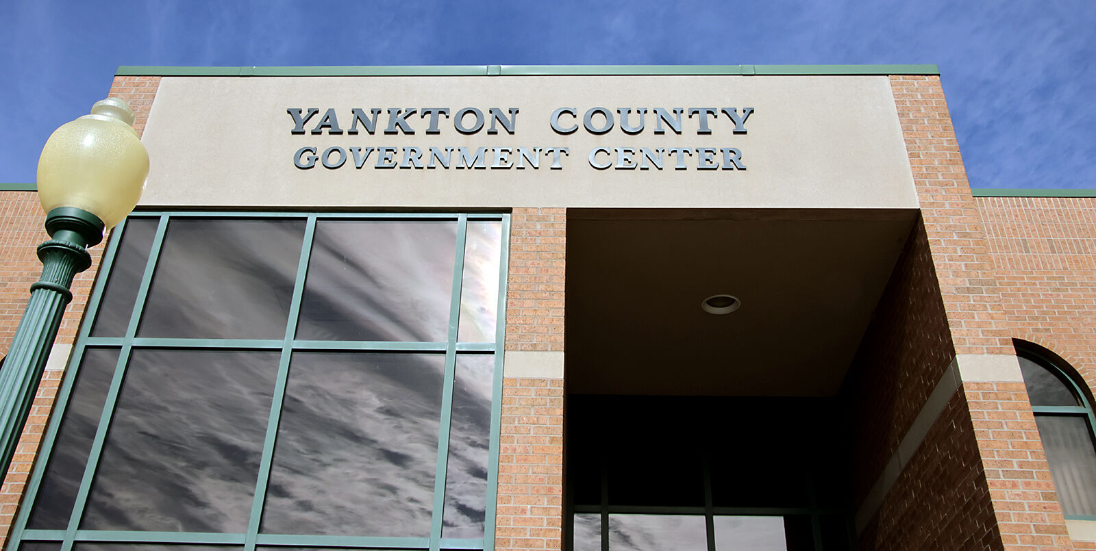 County Copes With Tug Of War Over Hiring Freeze | Community | yankton.net