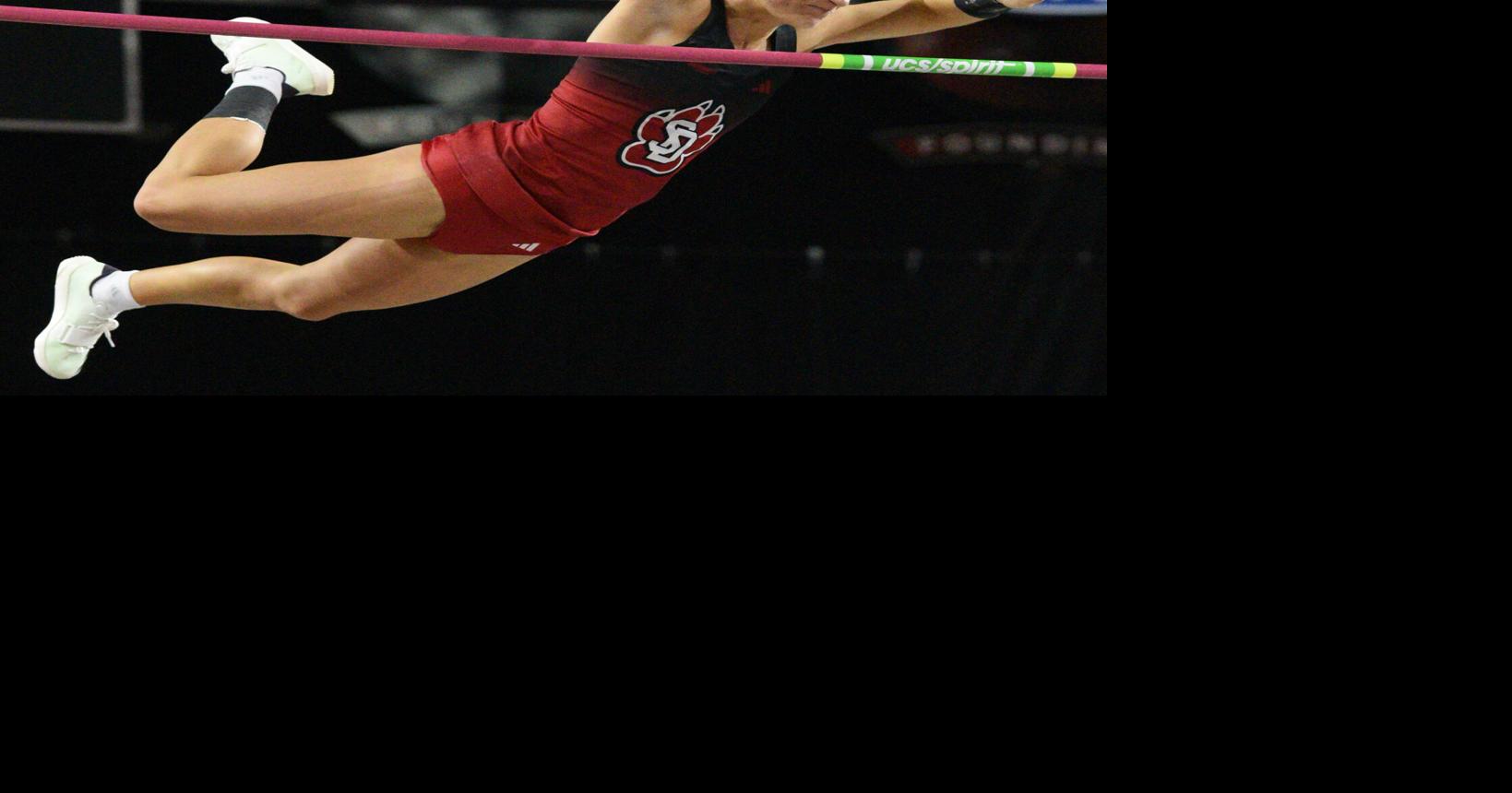 USD Pole Vaulters Sweep Summit Honors | Sports | yankton.net