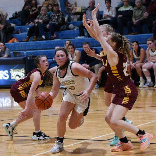 Gayville-Volin Girls Rally Past Bearcats | Sports | yankton.net