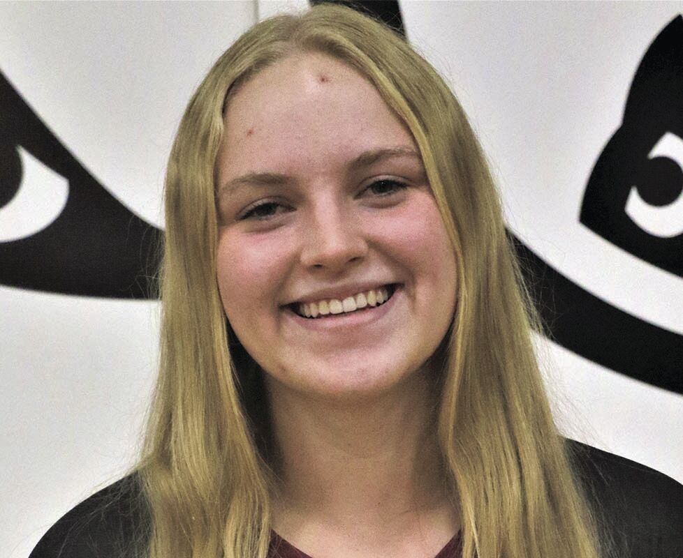 David City dominates Huskies in three set sweep