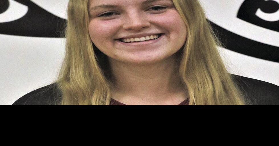 David City dominates Huskies in three set sweep