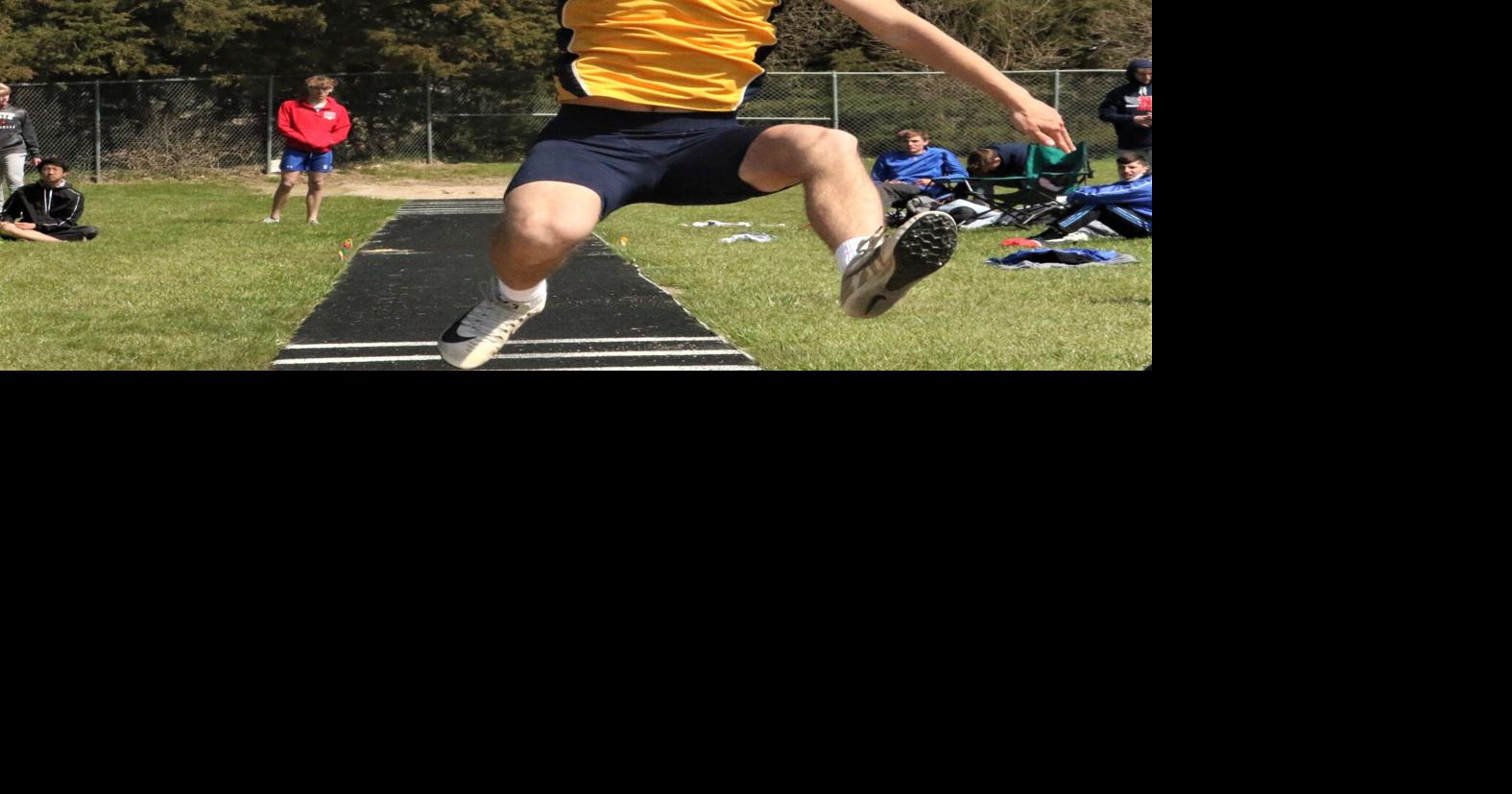 Boys run, jump, toss at the 2021 Yowell
