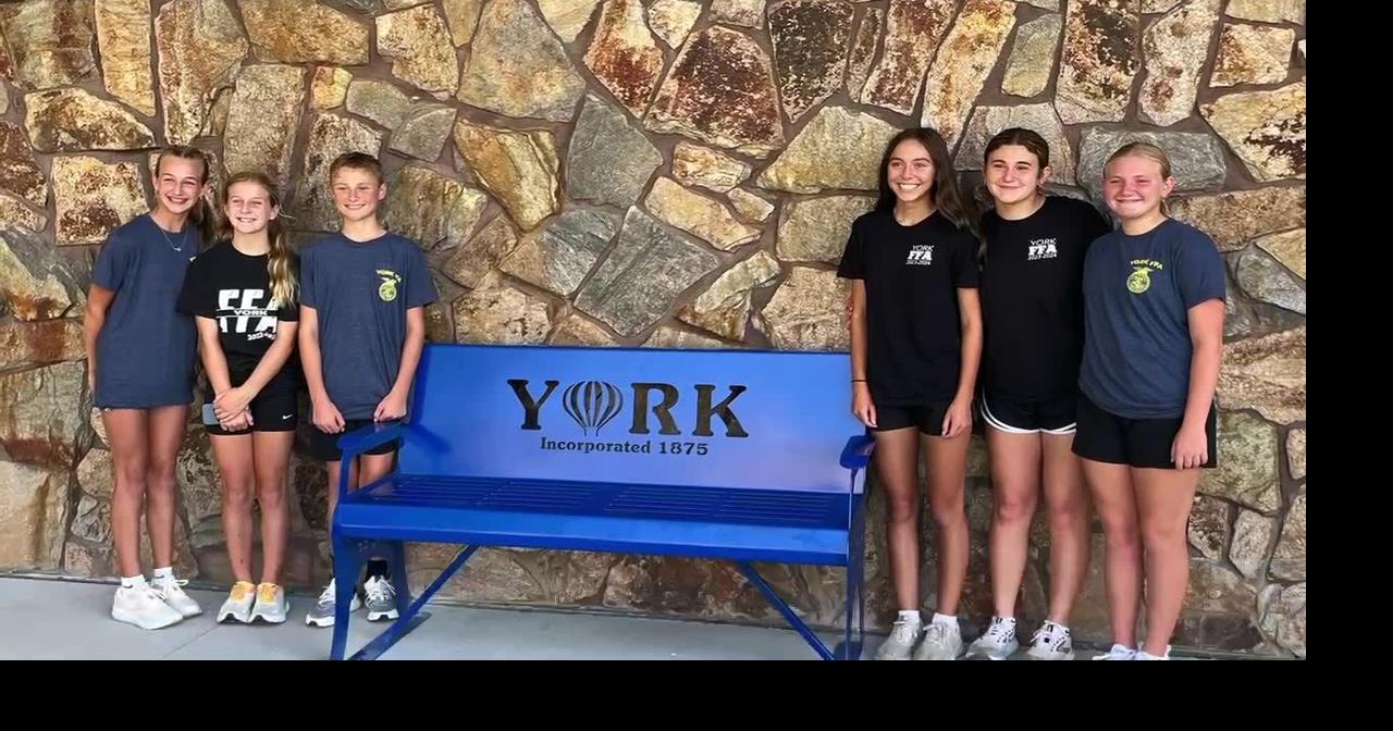 York Middle School FFA donates benches to Kilgore Memorial Library